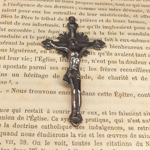 Croix Avec Christ En Acier Inoxydable LA RAYONNANTE ...